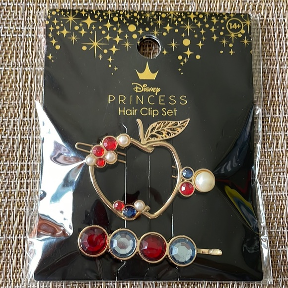 Disney | Accessories | Bnwt Disney Princess Hair Clip Set Snow White ...